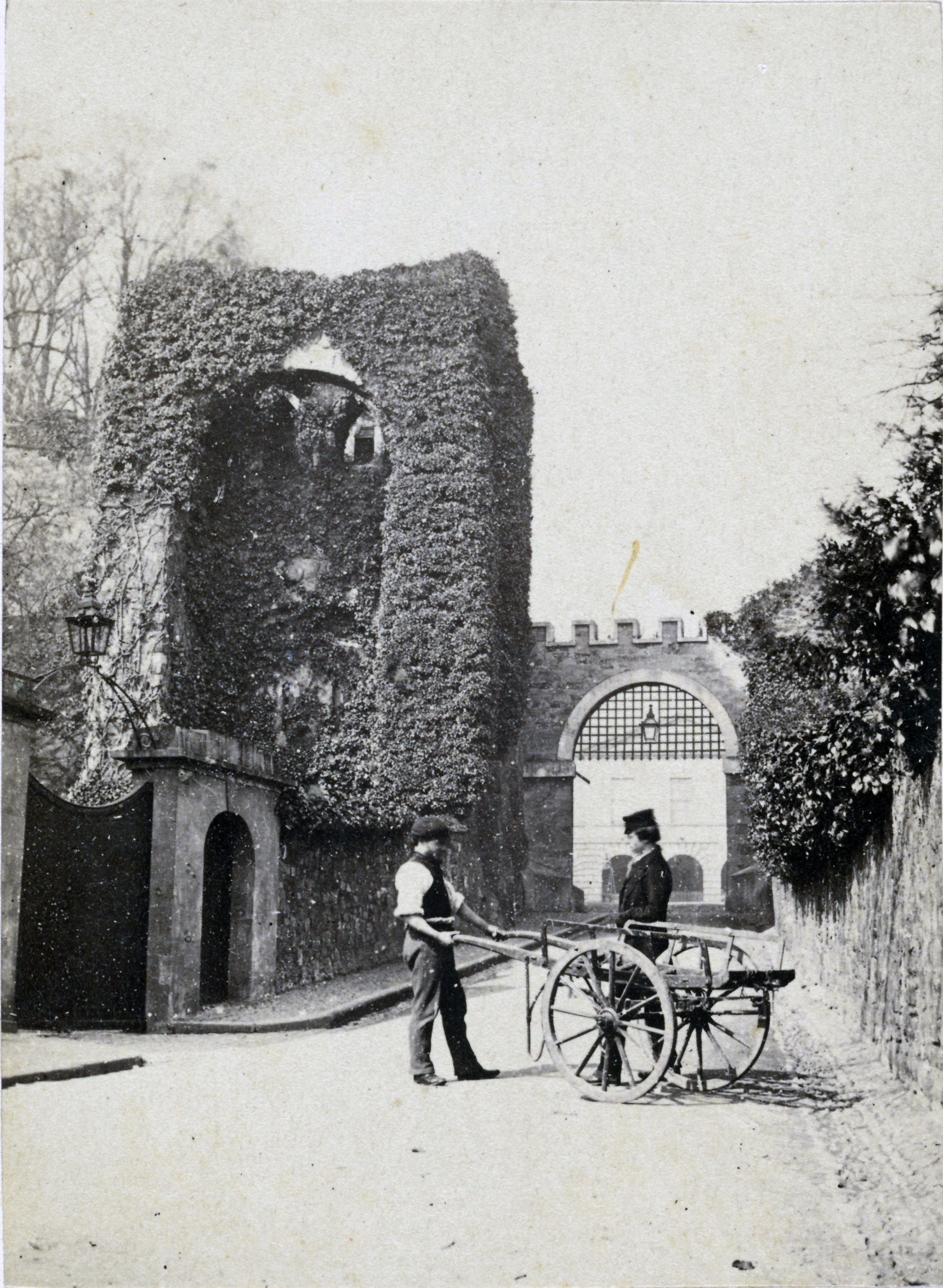 A history of castles in the Arts | Castellogy